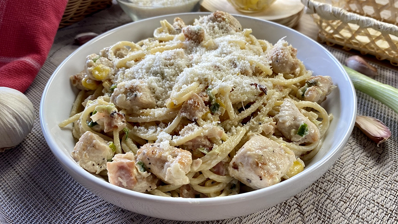 Espaguetis con pollo, una receta sencilla con nuestros videos paso a paso