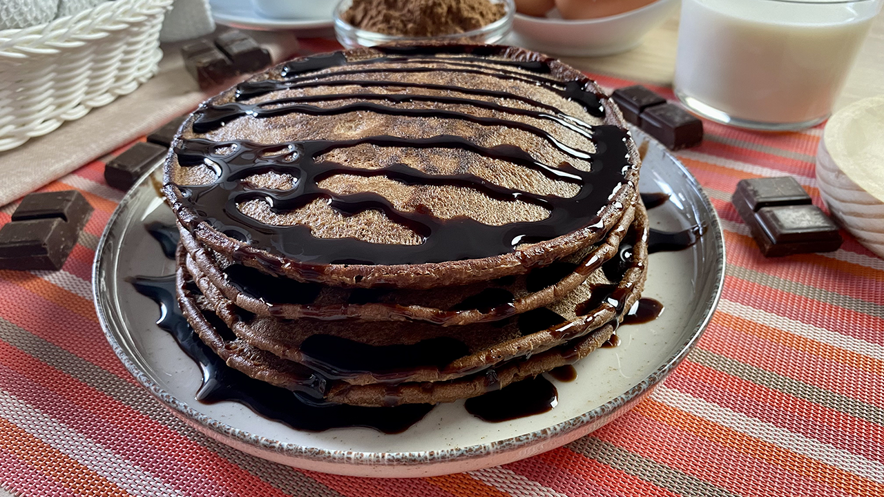 Tortitas de chocolate, fáciles, rápidas y perfectas para nuestros desayunos
