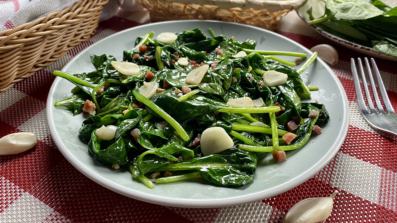 Espinacas con ajo, receta saludable y fácil de preparar